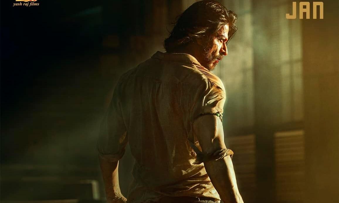 SRK completes 30 yrs in Bollywood, YRF unveils his 'Pathaan' look