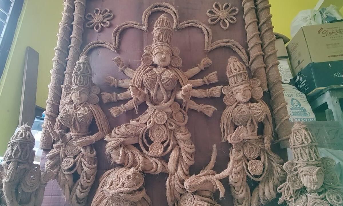 Artisans from Dhubri makes unique Durga idols to spread message of ...