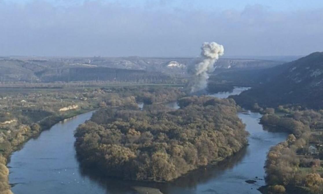 Barrage of Russian strikes hits key Ukrainian infrastructure