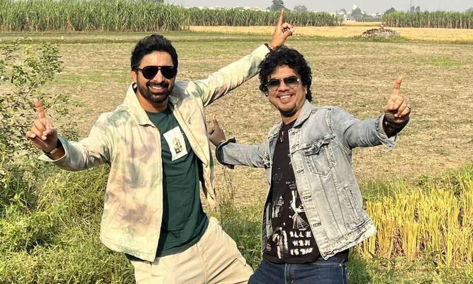 'Bulleya' hitmaker Papon celebrates Bihu with band members