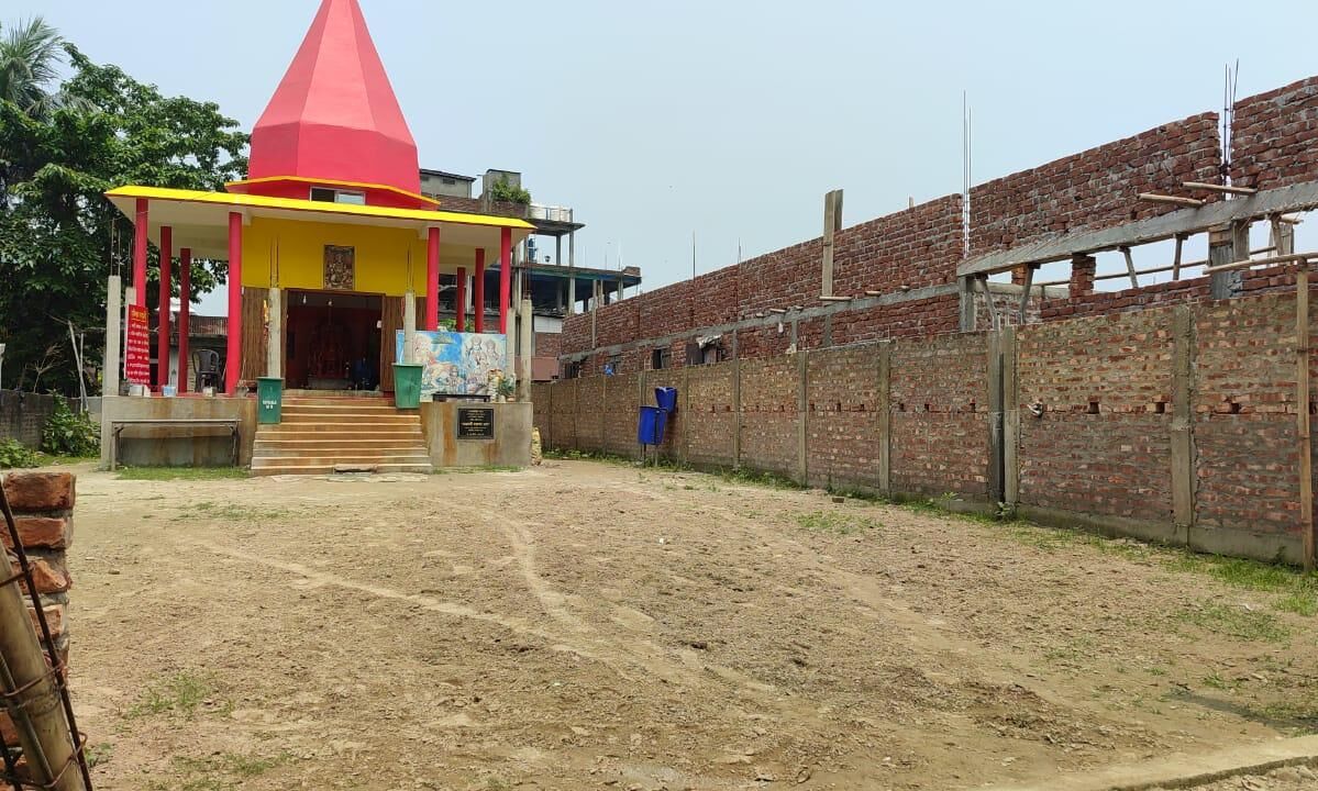 Alcohol consumption menace near Hanuman temple at Pathsala irks locals