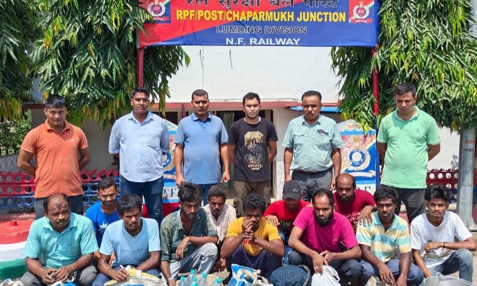 Chaparmukh RPF conducts drive against unauthorised vendors