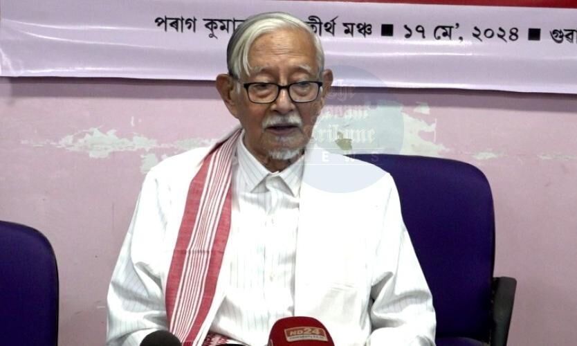 Renowned litterateur Dr. Hiren Gohain receives Parag Kumar Das ...