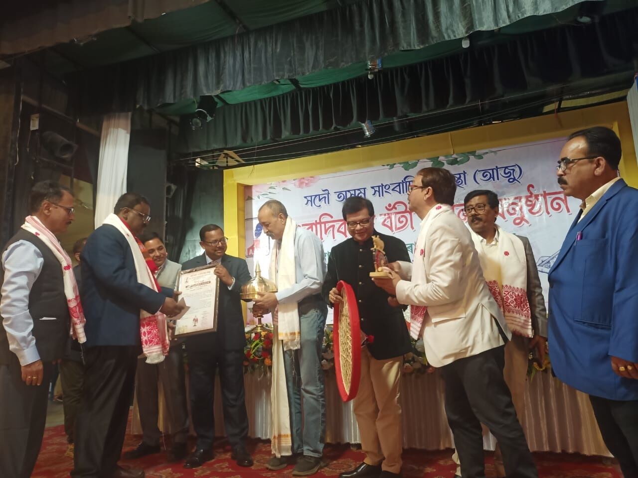 AAJU awards: Assam Tribune deputy editor Ramanuj Dutta Choudhury among ...