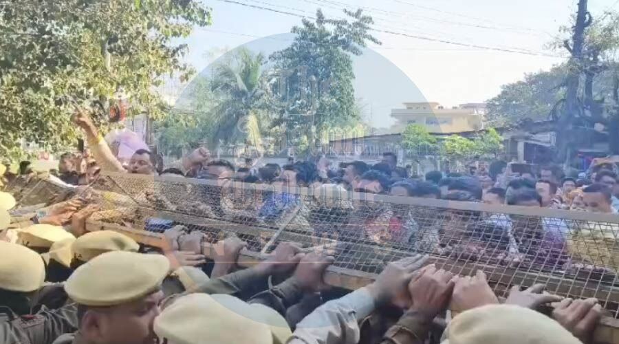 Janata Bhawan turns fortress as Tai-Ahom protest demands ST status ...