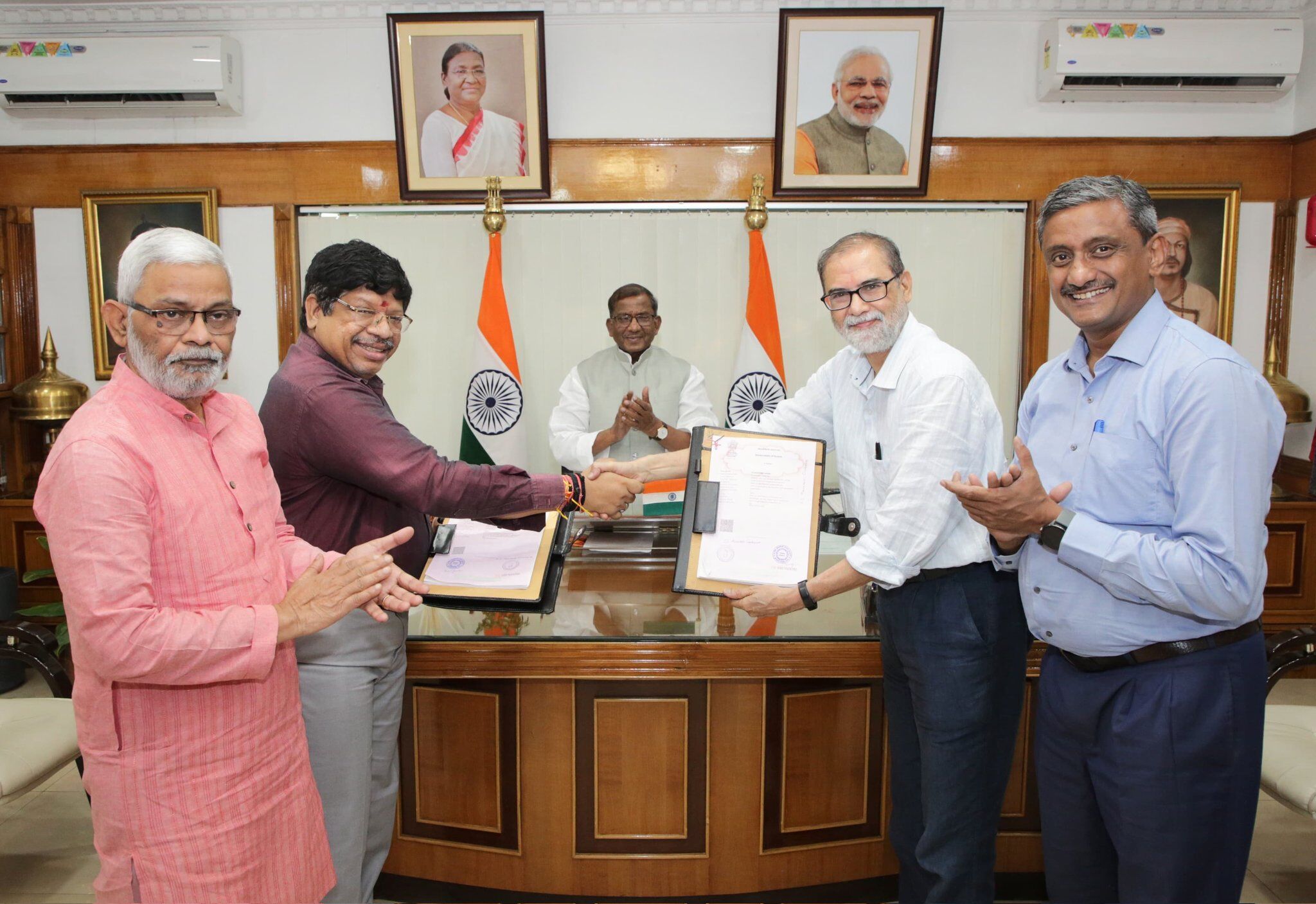 Raj Bhavan & IIT Guwahati sign MoA for digital transformation
