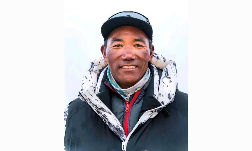 Nepalese Sherpa guide scales Mount Everest for 31st time breaking own ...