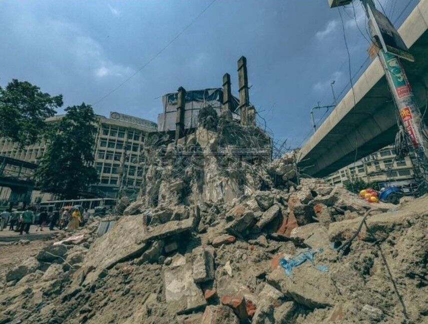 Projonmo Chattar, symbol of 2013 Shahbagh movement, torn down in Dhaka